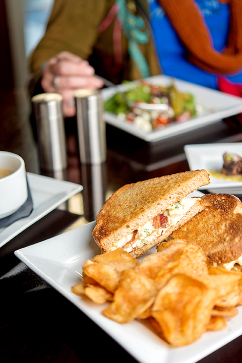 Restaurant Review: Lunch at Stroubes