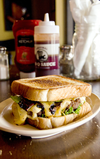 Extreme Burger: Pimanyoli's Smokehouse Burger - [225]