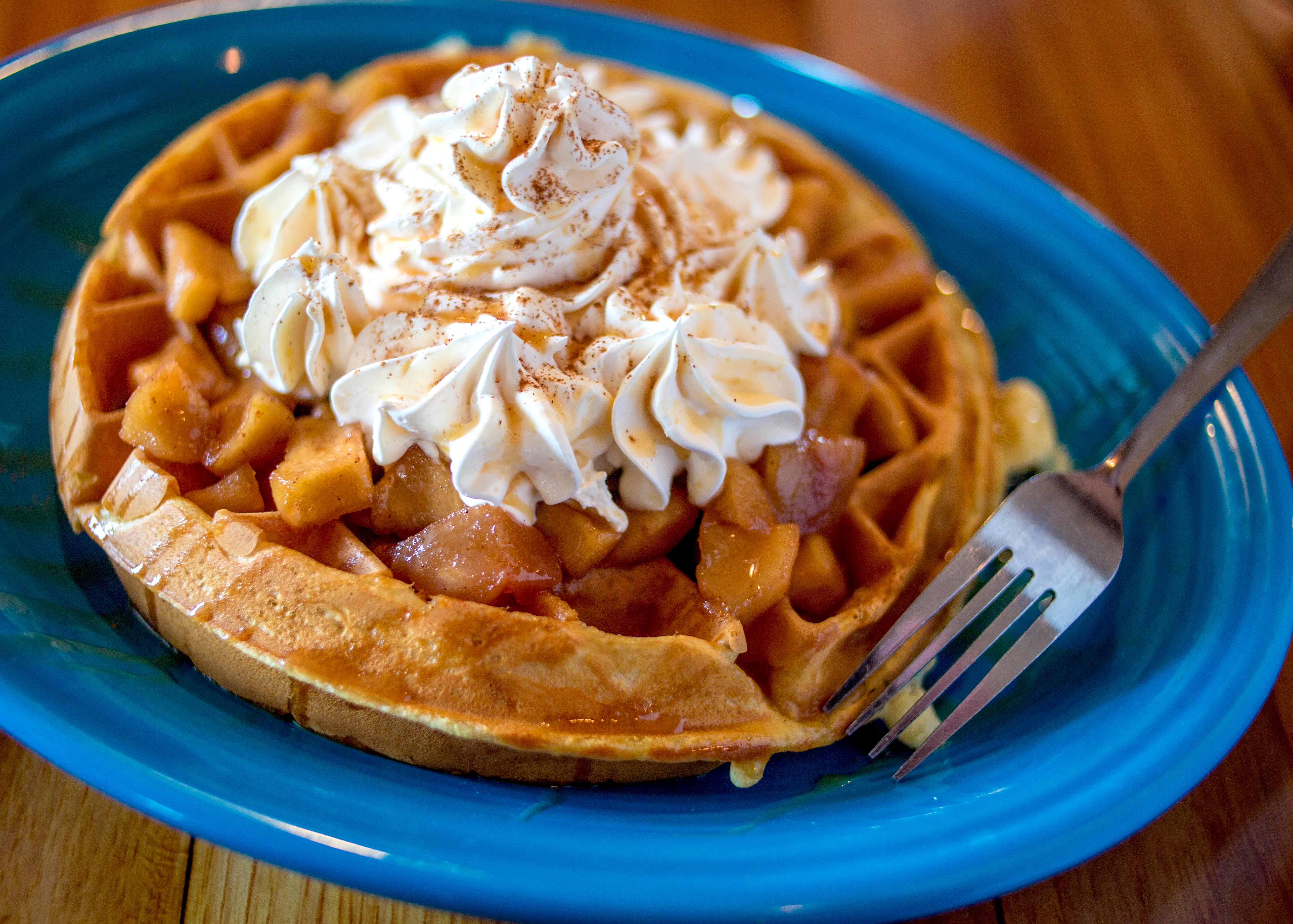 Snack Break: Apple pie waffles at Willie’s Bar & Restaurant