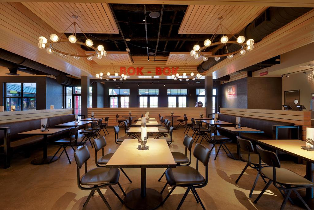 First Look at The Queen: Eat your way through Shaq’s Big Chicken, 3 ...