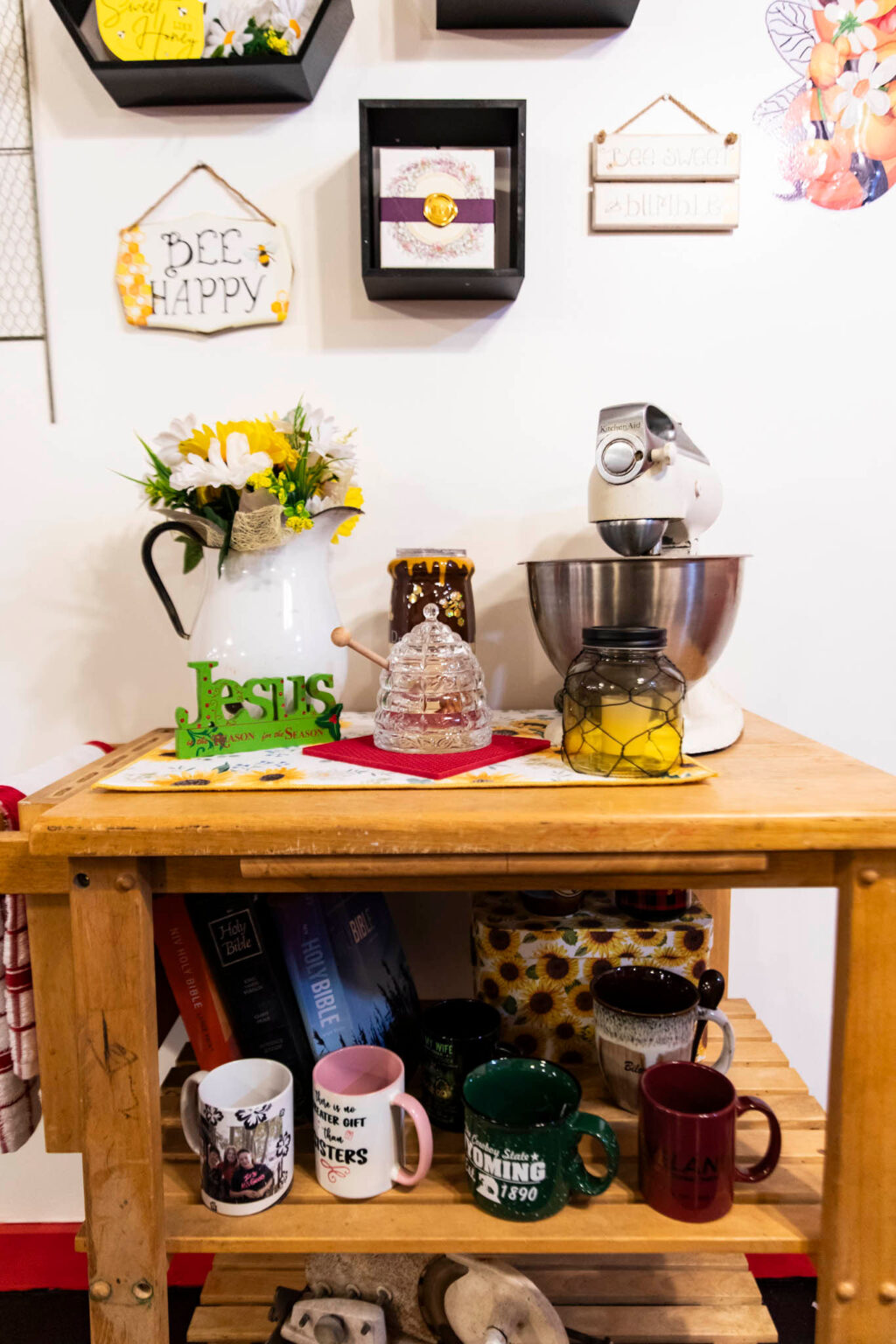 Inside Hot Stuff Restaurant, a new comfort food concept in downtown ...