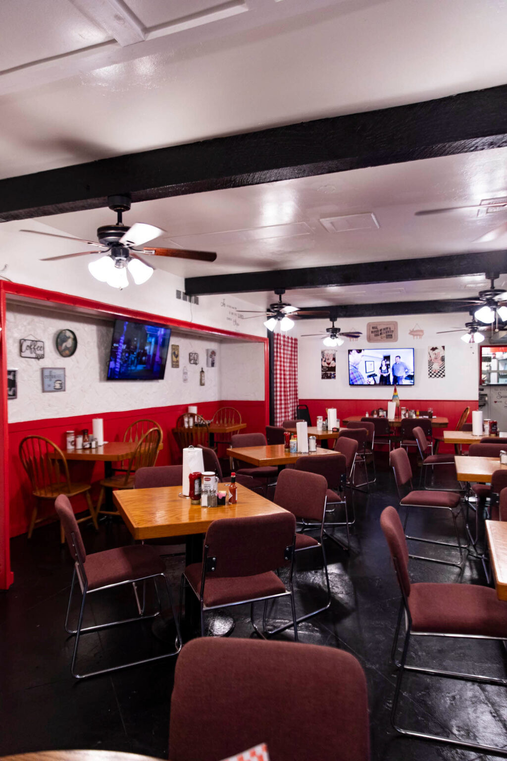 Inside Hot Stuff Restaurant, a new comfort food concept in downtown ...