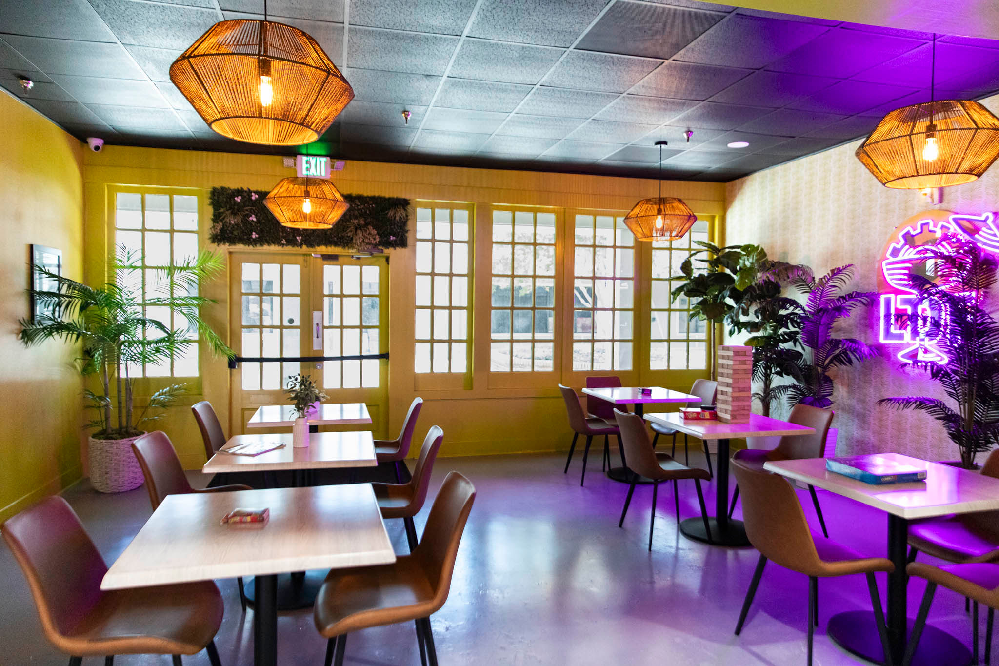 Inside Louisiana Daiquiri Factory, a new tropical-themed bar