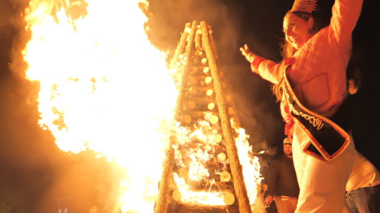 How south Louisiana lights the levee with bonfires for Christmas