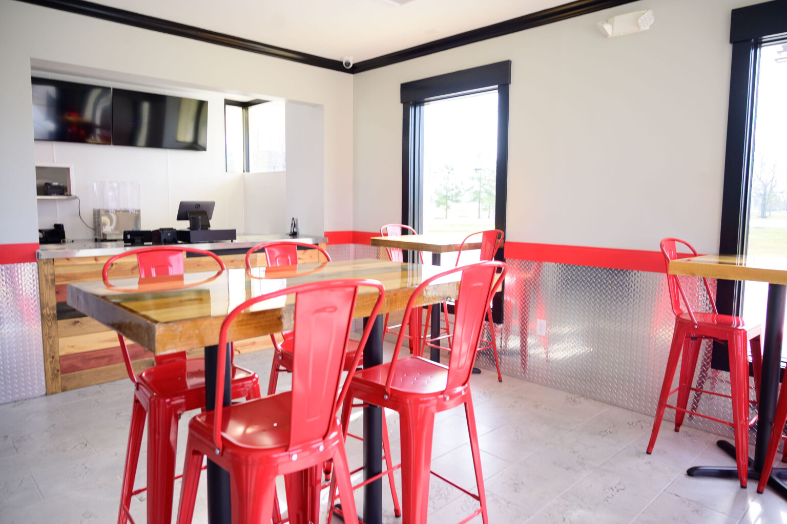 First Look: Chicky Sandos brings its hot chicken to new Airline Highway ...